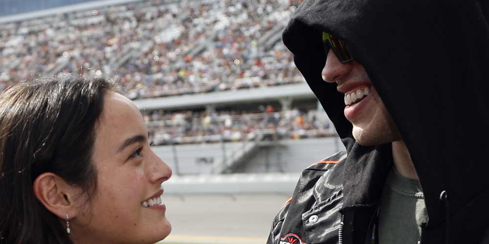 Pete Davidson & Chase Sui Wonders Pack on the PDA on a Vacation in ...