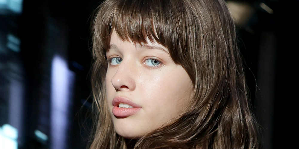 Ever Anderson Reveals What Mom Milla Jovovich Taught Her About Acting ...