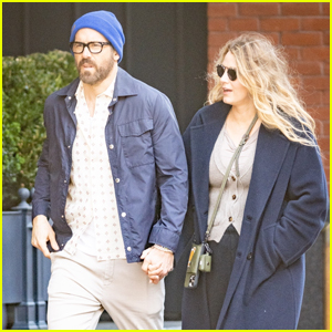 Ryan Reynolds & Blake Lively Hold Hands on Afternoon Stroll Around NYC ...