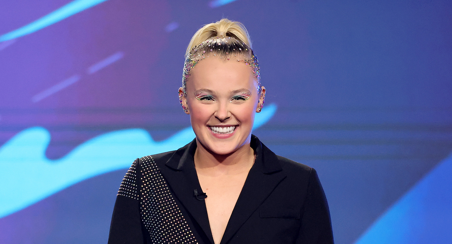 JoJo Siwa Is Bringing Back Her Iconic Bow for a Special Reason | jojo ...