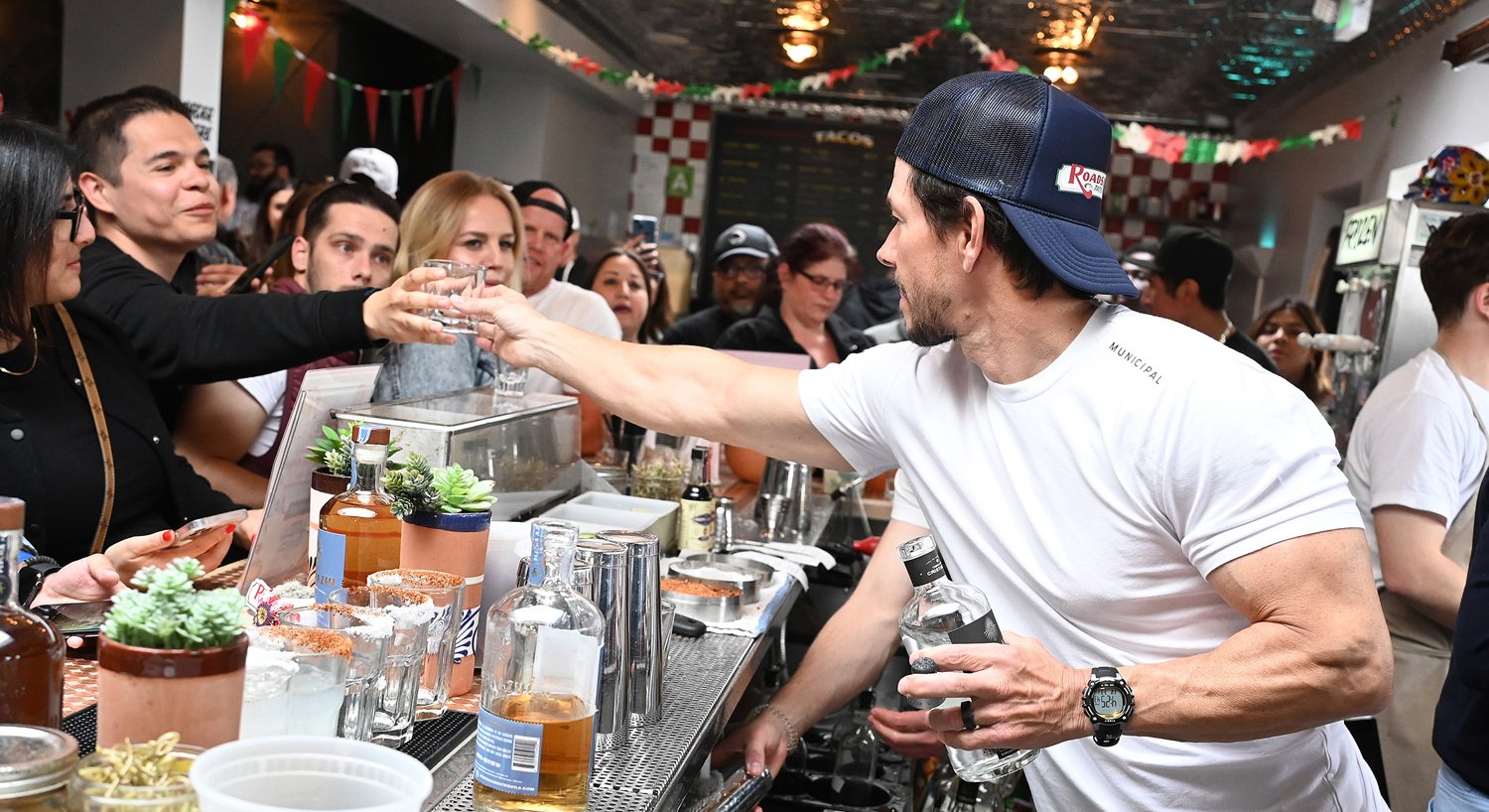 Mark Wahlberg Plays Bartender to Serve His Tequila Brand at Roadside Taco Event | Mark Wahlberg ...