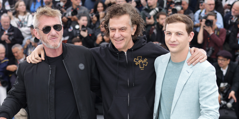 Sean Penn & Tye Sheridan Bring ‘Black Flies’ To The Red Carpet For ...