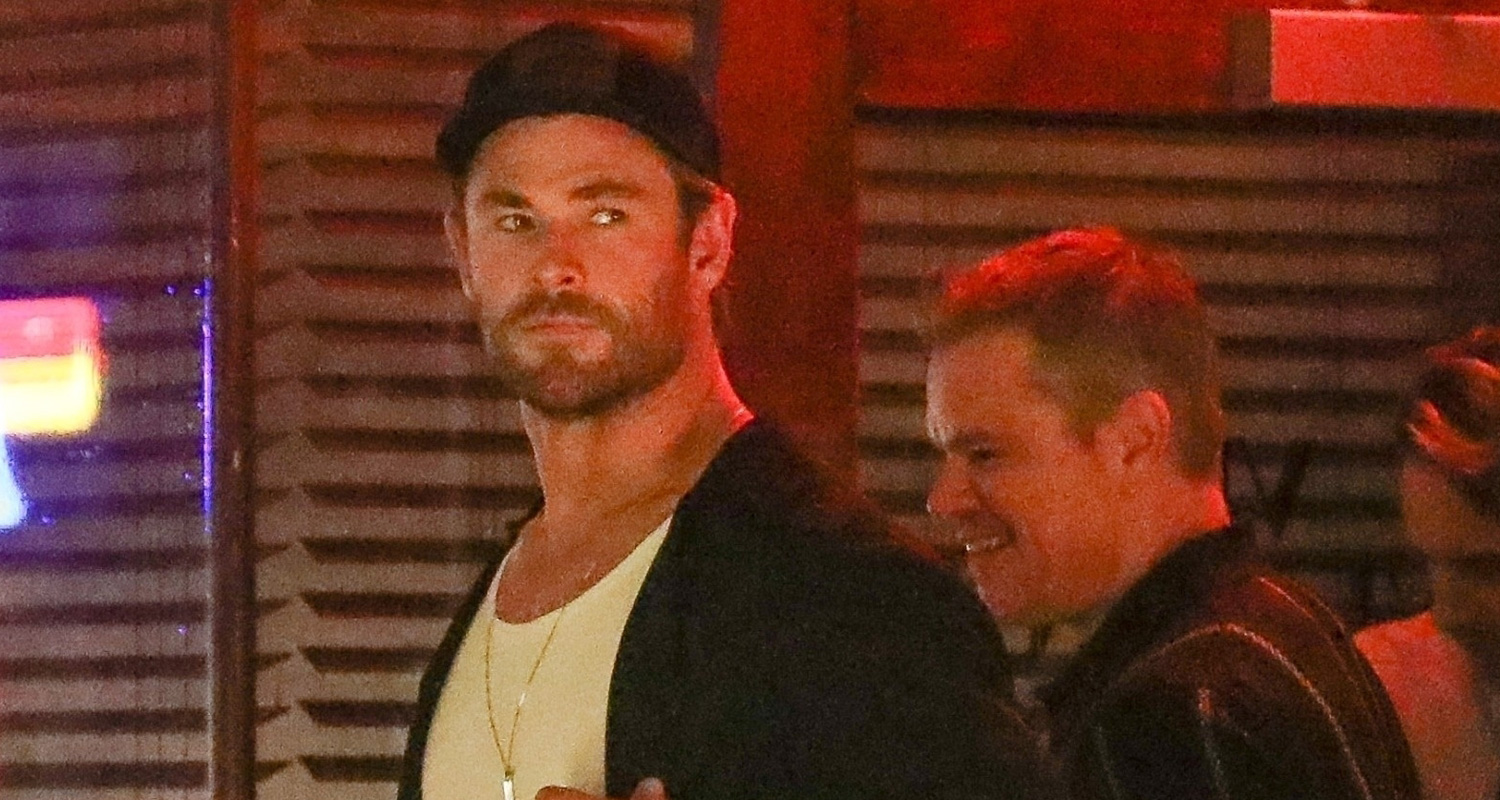 Chris Hemsworth & Matt Damon Meet Up for Dinner in Santa Monica | Chris Hemsworth, Matt Damon ...