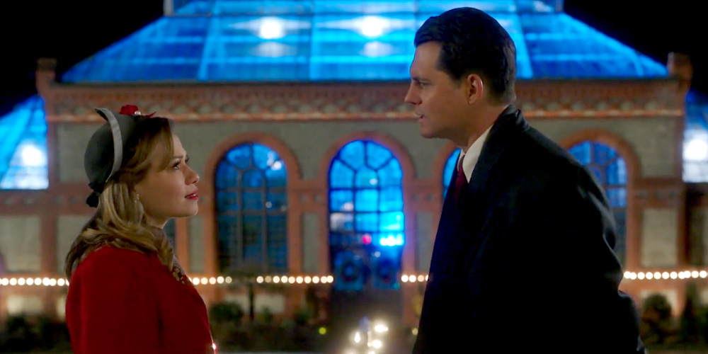 Hallmark Channel Shares First Look at ‘A Biltmore Christmas’ Starring ...