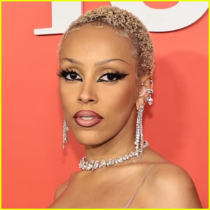 Doja Cat Talks Influences, A.I. and New Music on the Cover of ‘V ...