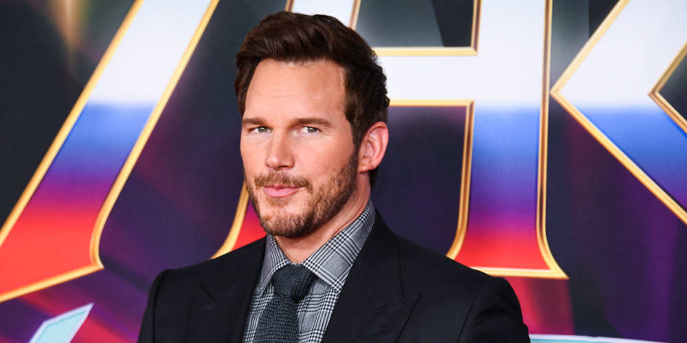 Chris Pratt Shows Off Mini-Makeovers From His Daughters, Mentions Son ...