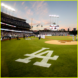 Dodger Stadium Did Not Flood, Viral Parking Lot Photo Debunked & Explained | Los Angeles Dodgers ...