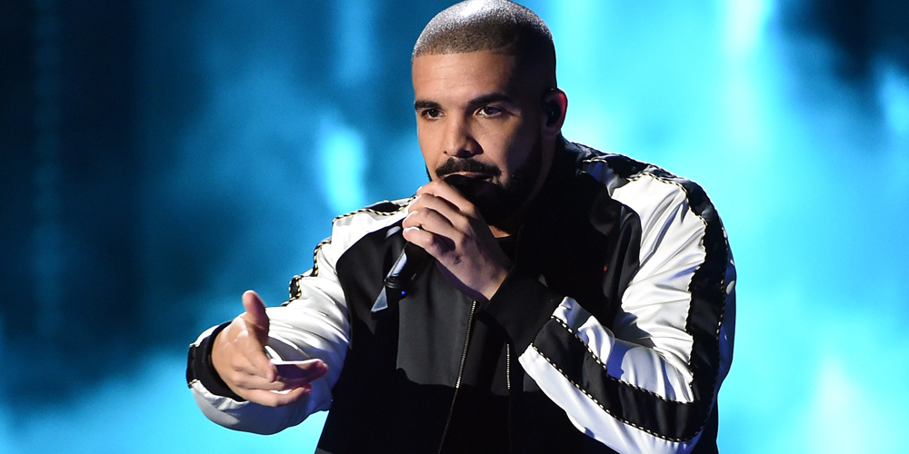 Drake Reveals Onstage That His First LA ‘It’s All A Blur’ Tour Stop ...