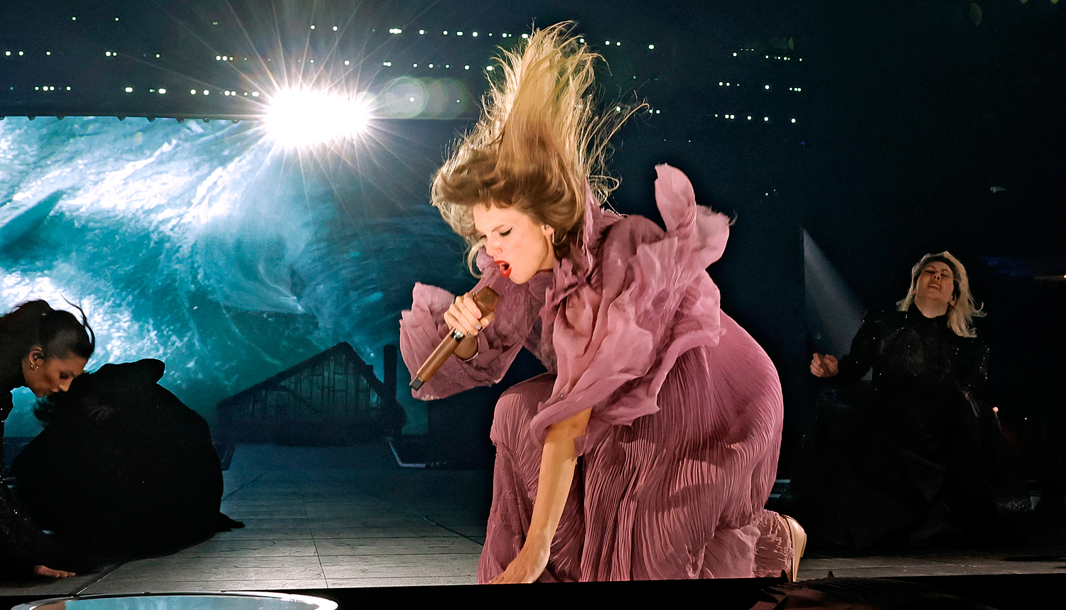 Taylor Swift ‘August’ Running Trend Explained: Best TikTok Videos ...