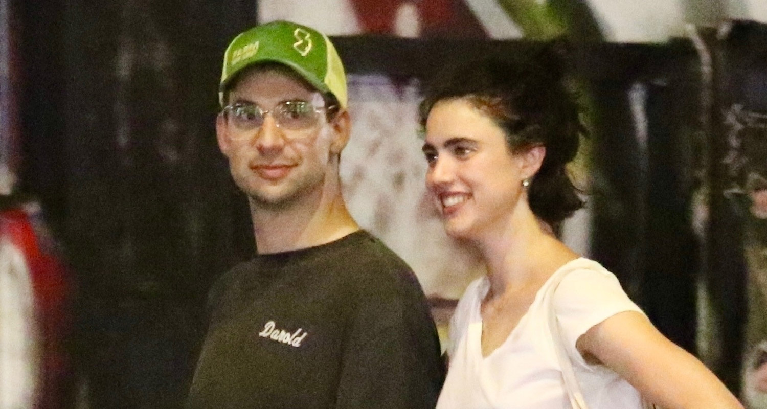 Newlyweds Jack Antonoff & Margaret Qualley Step Out for Late-Night Stroll in NYC | Jack Antonoff ...