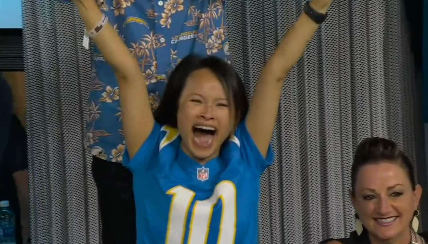 Chargers Fan Merrianne Do Denies She’s Getting Paid, Responds to ‘Plant ...