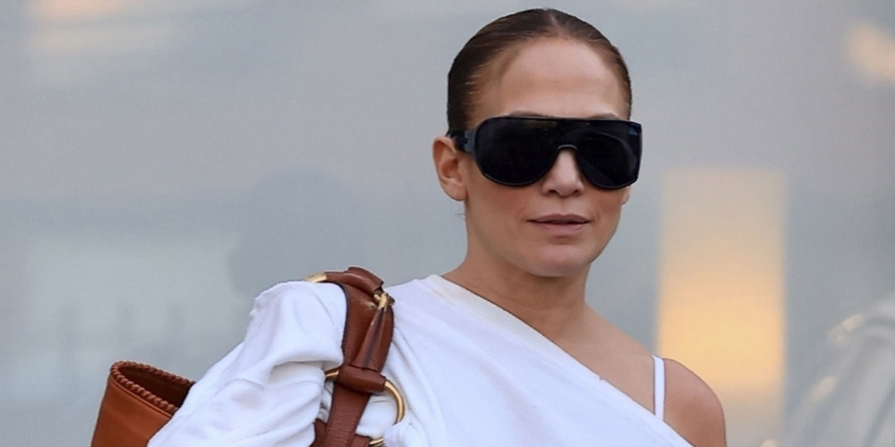 Jennifer Lopez Keeps Comfy in Sweats for Studio Visit in L.A ...