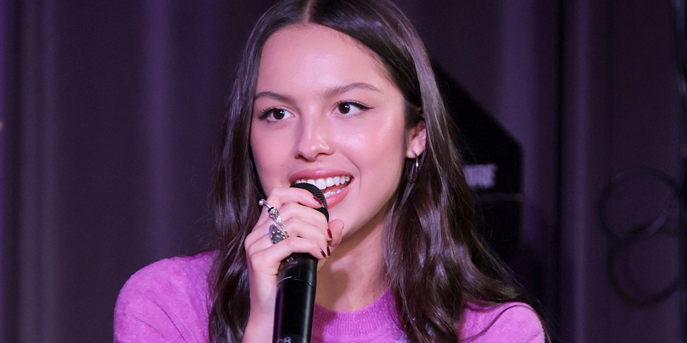 Olivia Rodrigo Surprises Jimmy Kimmel’s Children! | Newsies, Olivia ...