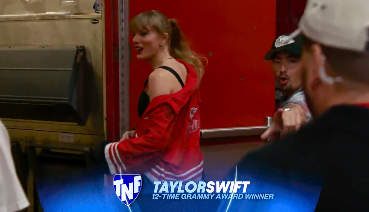 Taylor Swift Arrives for Third Chiefs Game to Support Travis Kelce (Video) | Donna Kelce, Taylor ...