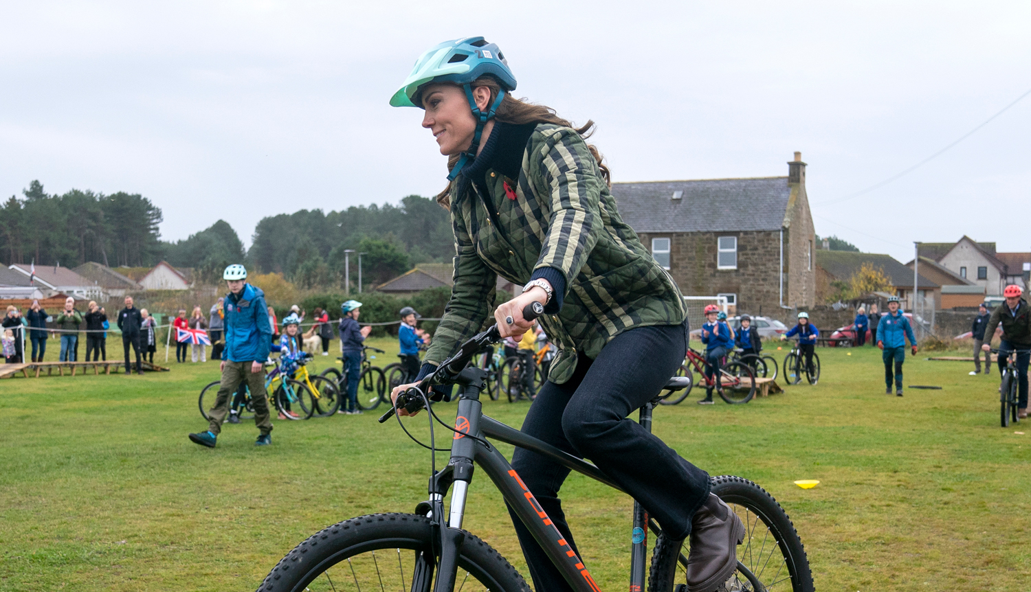 Kate Middleton Rides Bike in Scotland, Comforts Young Boy Who Fell Off ...