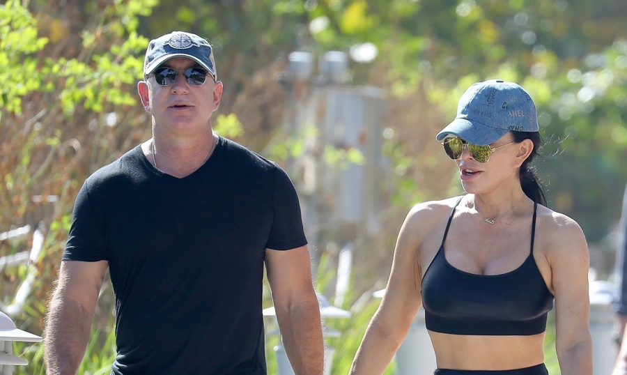 Jeff Bezos Wears Short Shorts for Shore Stroll with Lauren Sanchez ...