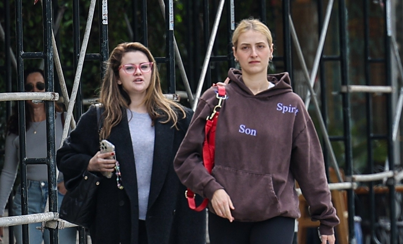 Selena Gomez Spends Low-Key Afternoon with Bestie Anna Collins | Anna ...