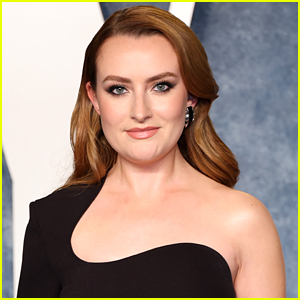 Chicken Shop Date’s Amelia Dimoldenberg Is Oscars 2024 Red Carpet ...