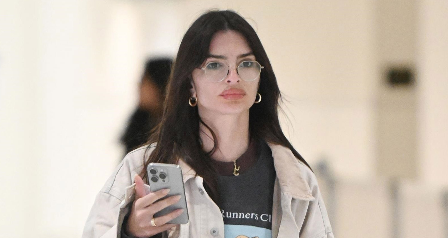 Emily Ratajkowski Returns Home to NYC After Celebrating New Year’s Eve ...