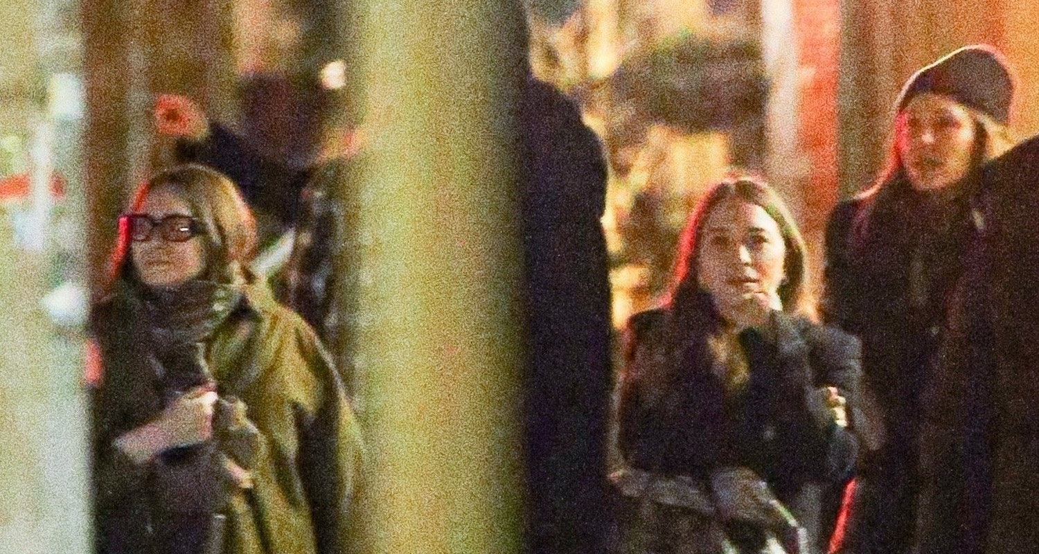 Mary-Kate & Ashley Olsen Enjoy Very Rare Night Out in NYC with Younger ...