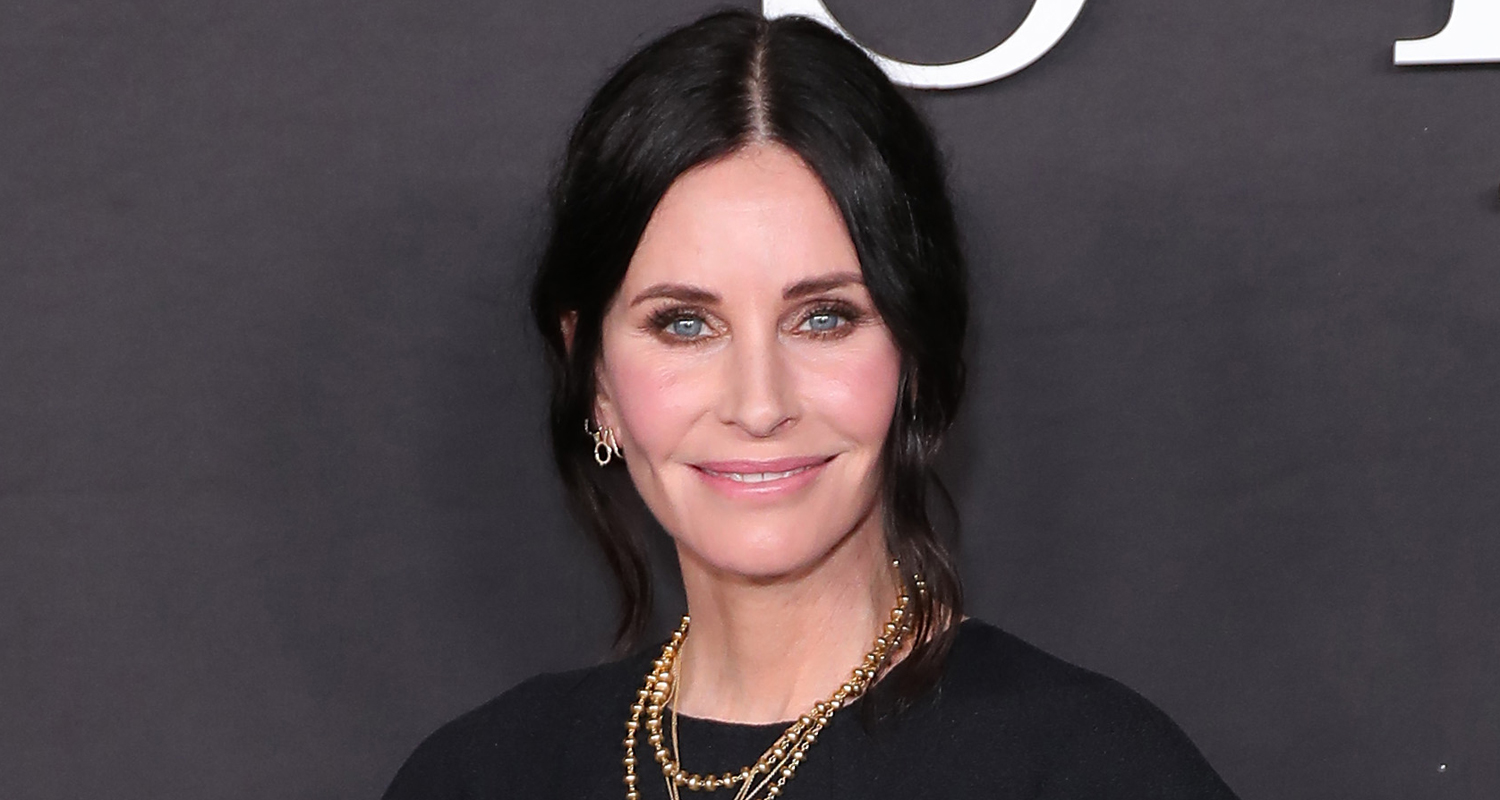 Courteney Cox in Talks to Return for ‘Scream 7′ | Courteney Cox, Scream, Scream 7 | Celebrity ...