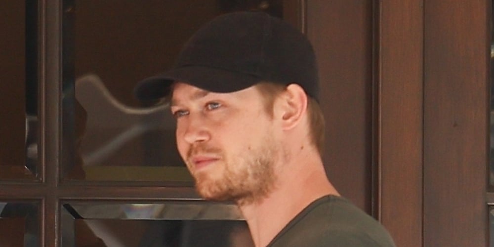 Joe Alwyn Grabs Coffee With a Friend as Ex Taylor Swift’s ‘Eras Tour ...