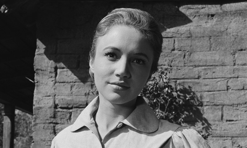 ‘White Christmas’ Actress Anne Whitfield Passes Away at 85 After ...