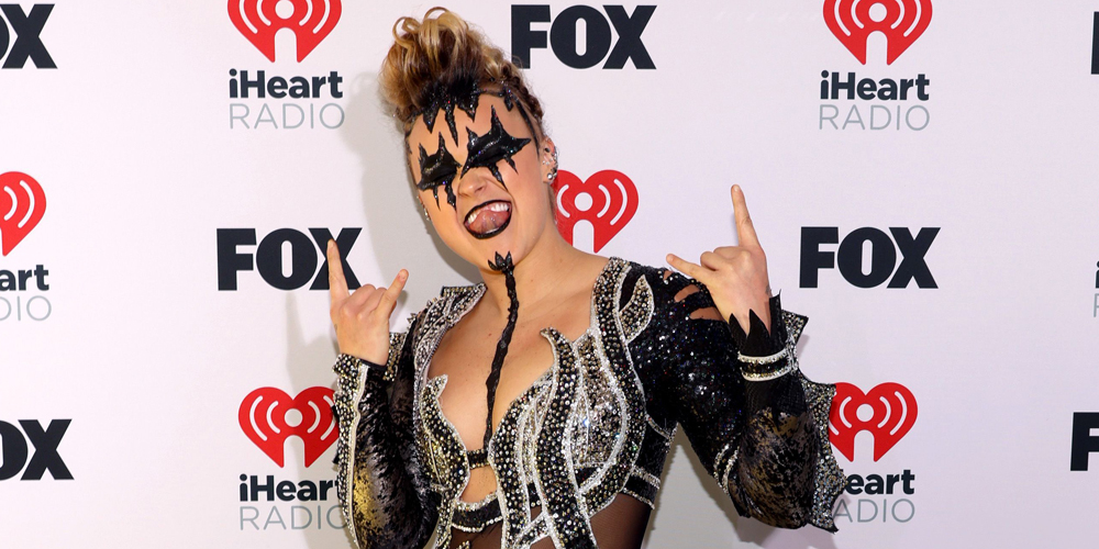 JoJo Siwa Explains Inspiration Behind Her Bold Ensemble at iHeart ...