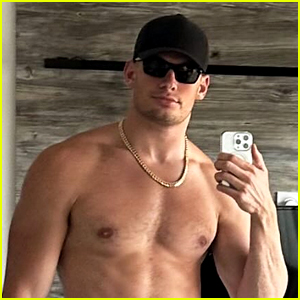 NFL Star Carl Nassib Treats Fans to Shirtless Selfie During Pride Month | Carl Nassib, Shirtless ...