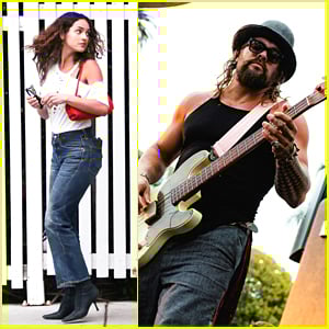 Adria Arjona Supports Boyfriend Jason Momoa at His Performance in Santa ...