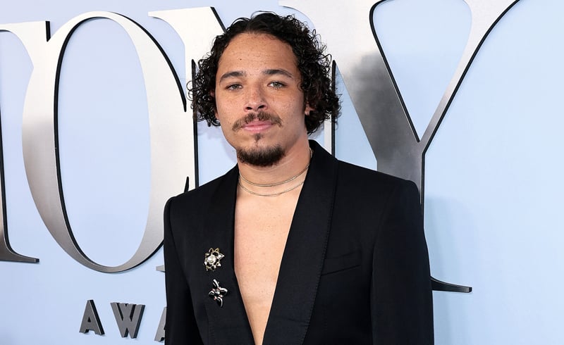 Anthony Ramos Roasted for Not Wearing a Shirt to Tony Awards 2024 ...