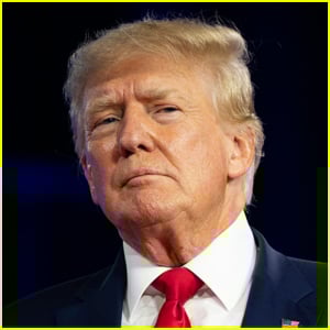 Trump Attends UFC Fight After Conviction, Gets Roaring Applause ...