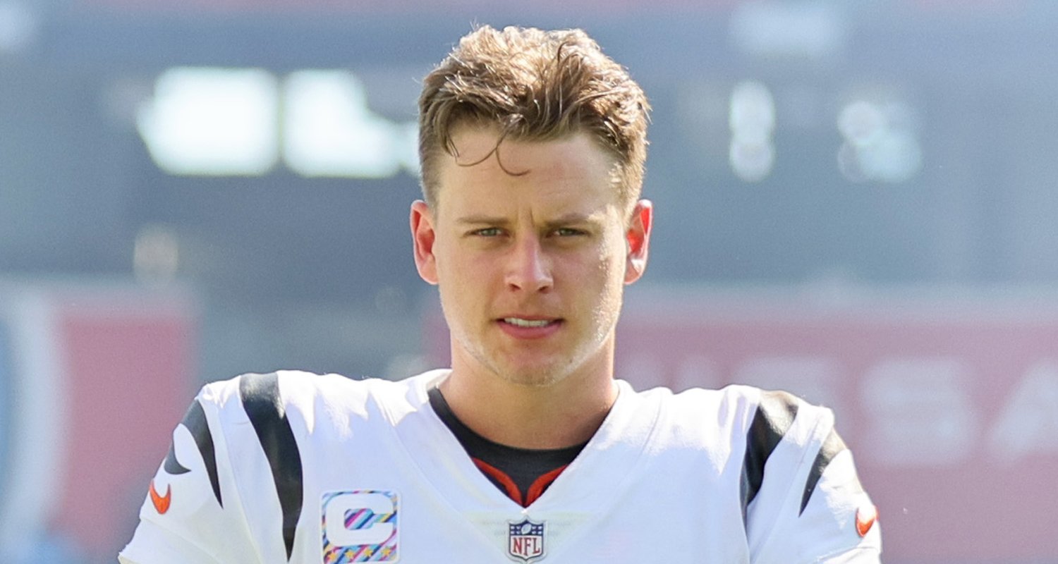 NFL Quarterback Surprises Fans With New Look at First Day of Training ...