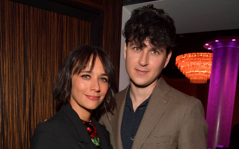 Rashida Jones Confirms Relationship Status with Vampire Weekend’s Ezra ...