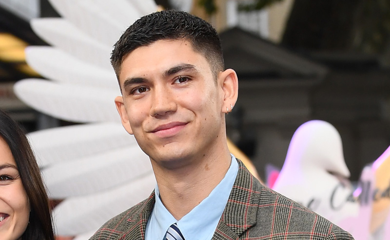 Shadow & Bone’s Archie Renaux Engaged to Longtime Girlfriend Annie O ...