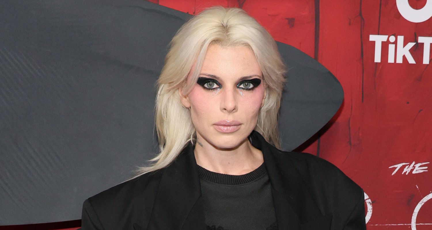 Julia Fox to Star in New LGBTQ Romance Movie ‘Perfect’ | Ashley Moore ...