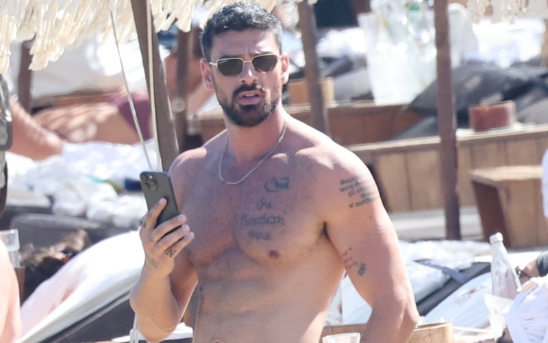 ‘A Simple Favor 2′ Actor Michele Morrone Wears Just a Speedo for ...