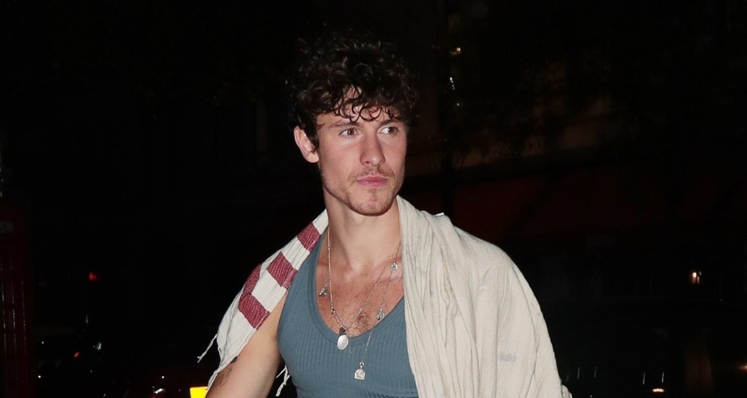 Shawn Mendes Returns to His Hotel After Night Out in London | Shawn ...
