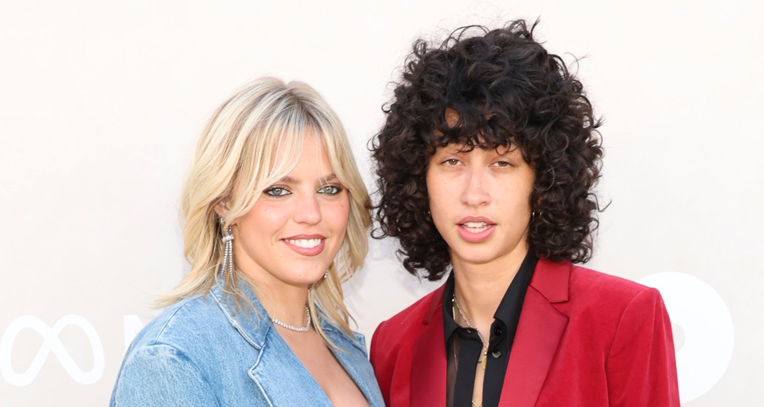 Towa Bird Reacts to Fans’ Obsession Over Her Relationship With Renee ...