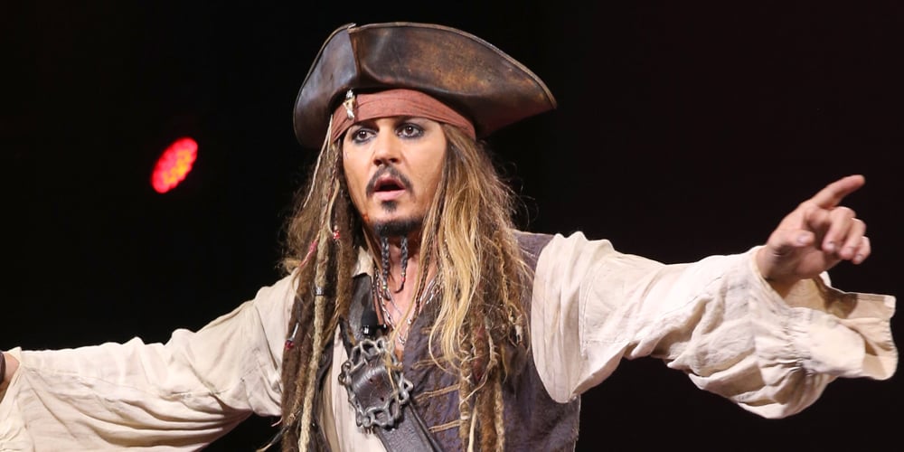 Johnny Depp Gets Into Jack Sparrow Costume for ‘Pirates of the ...
