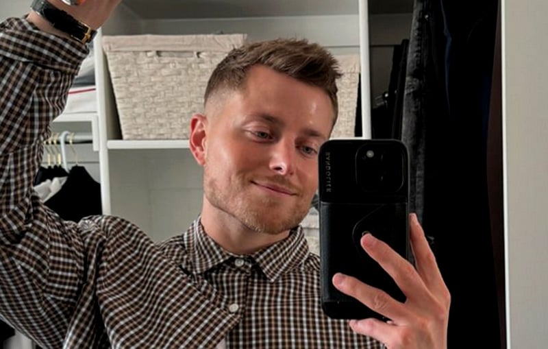 Crumbl Founder Shares Shirtless Selfie of Ripped Body, Says He Eats the ...