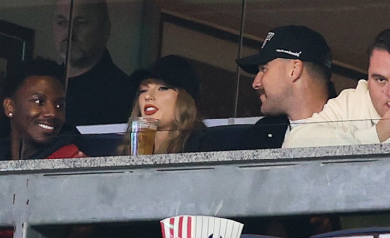 Who Is Taylor Swift Sitting With at Baseball Game? Everyone in Her ...