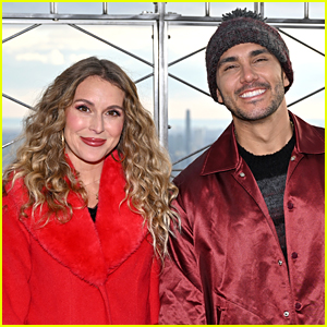 ‘Get Him Back for Christmas’ Trailer: Alexa & Carlos PenaVega Reconnect ...