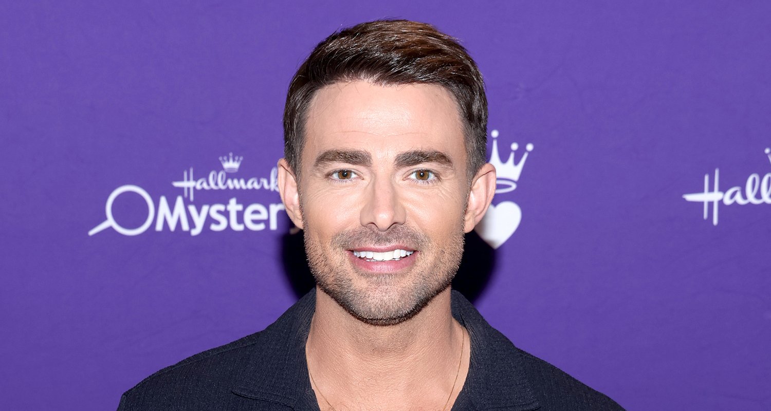 Hallmark Star Jonathan Bennett Explains Why He Doesn’t Decorate for Christmas | Jonathan Bennett ...