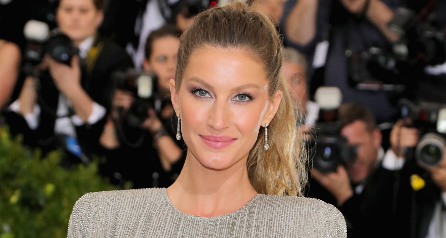 Pregnant Gisele Bundchen Shows Off Bare Baby Bump in Costa Rica with Boyfriend Joaquim Valente ...