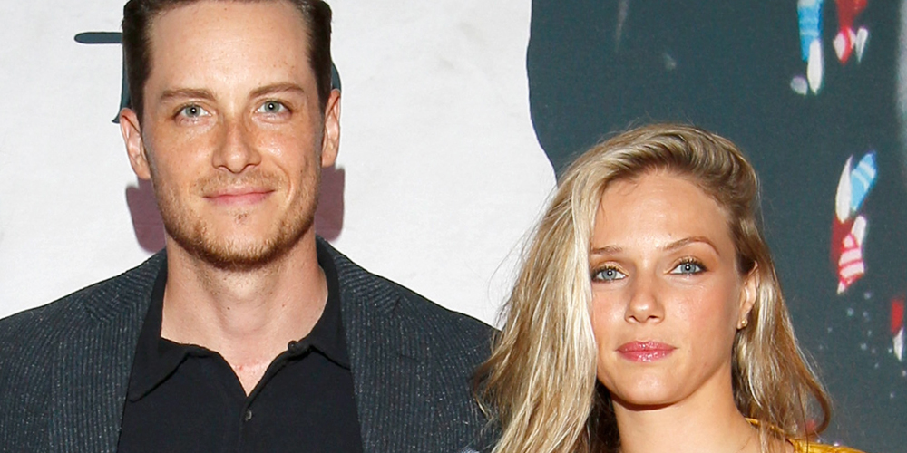 Chicago PD’s Jesse Lee Soffer & Tracy Spiridakos Snap New Selfie Amid ...