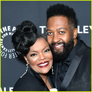 Yvette Nicole Brown Marries Beau Anthony Davis, Wedding Details ...