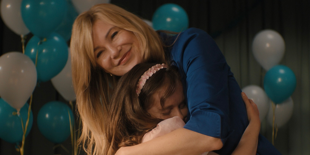 Ellen Pompeo’s Hulu TV Show ‘Good American Family’ Gets First Look ...