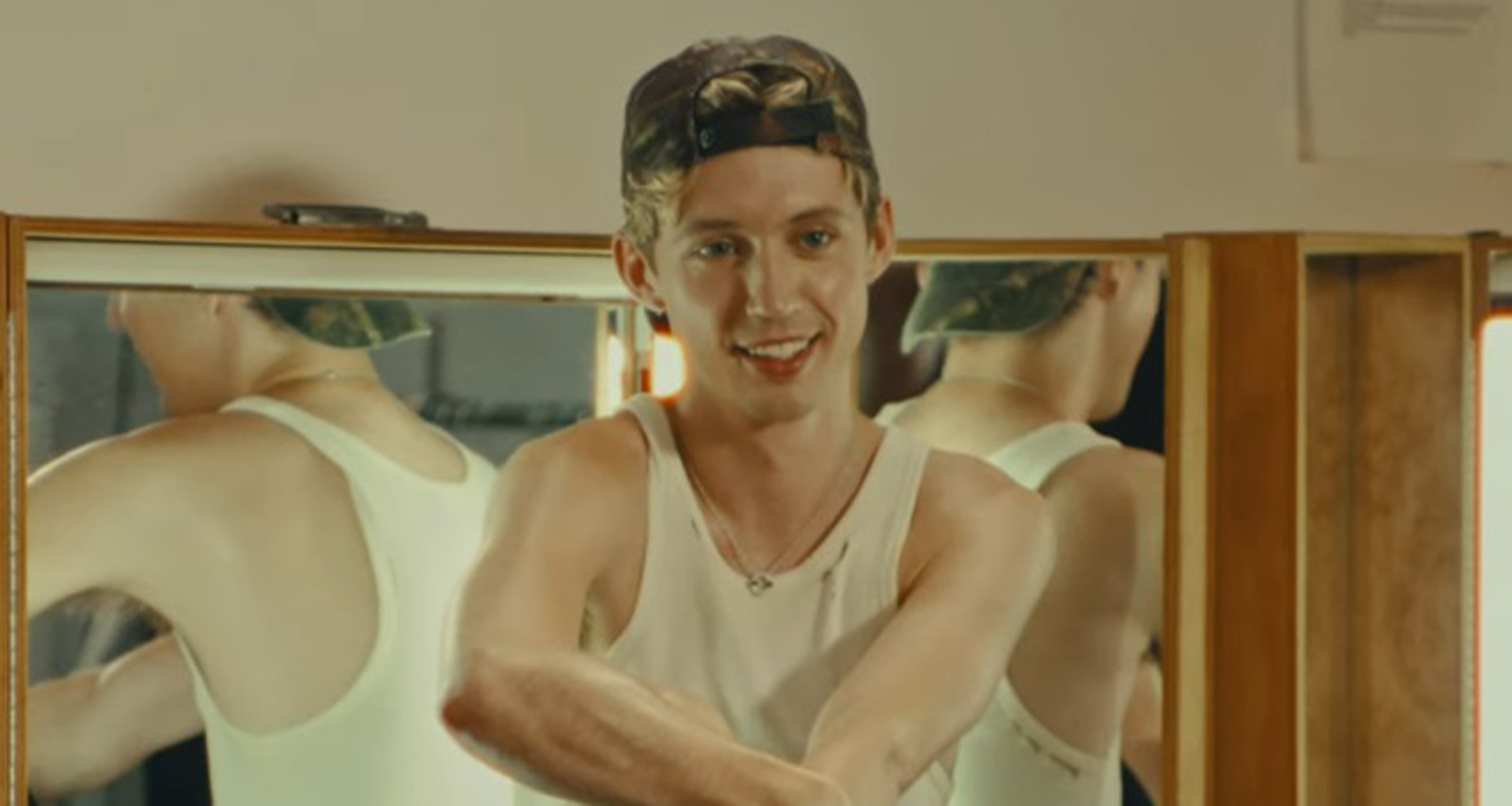 Troye Sivan Plays ‘Tap or Block’ With Tour Dancers In New Grindr ...