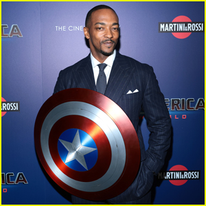 Anthony Mackie Wields Captain America Shield at ‘Brave New World ...